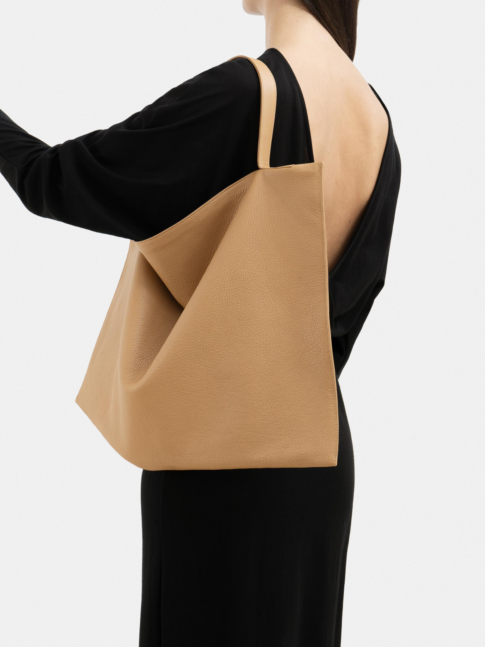NATHAN shoulder bag in cashew calfskin leather | TSATSAS