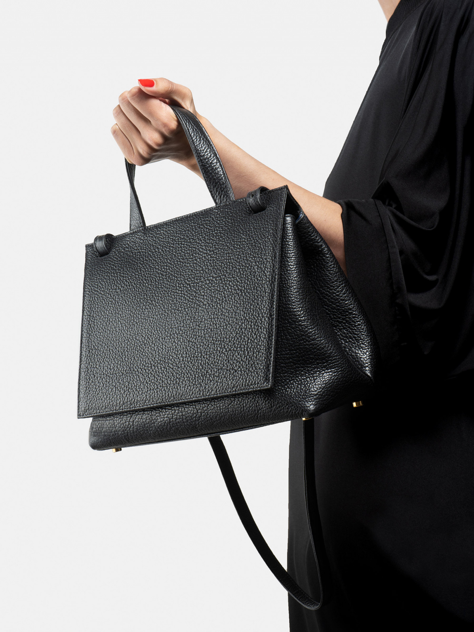 ADA shoulder bag in black bison leather | TSATSAS