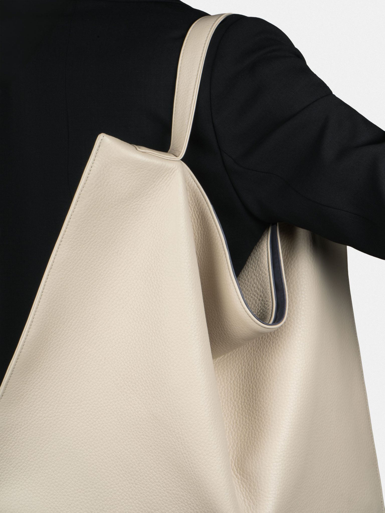 NATHAN shoulder bag in ivory calfskin leather | TSATSAS